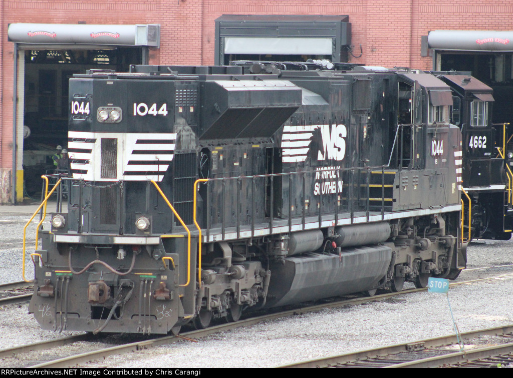 NS 1044